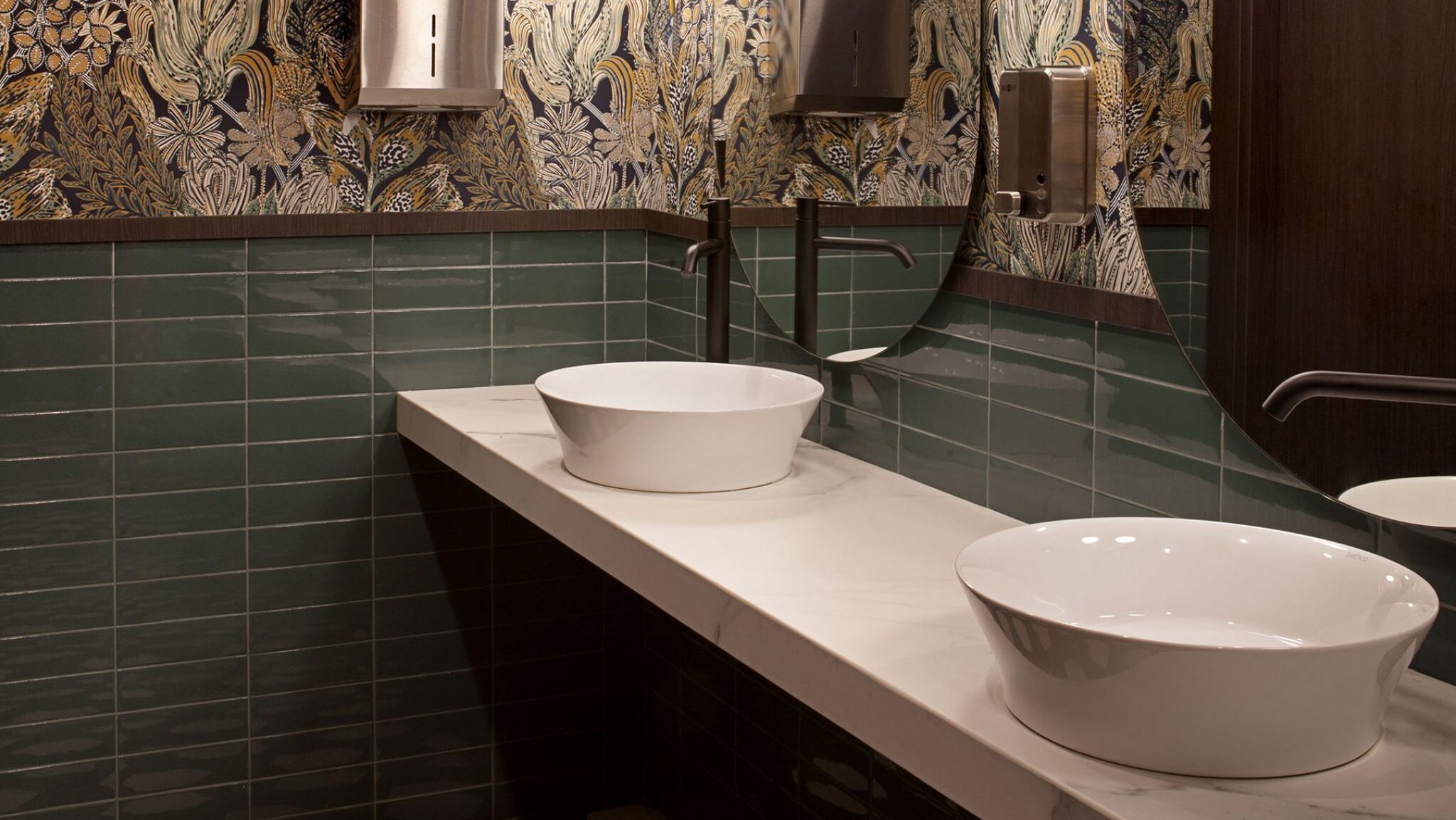 Bathco lanza tres modelos de lavabo para hoteles y restaurantes