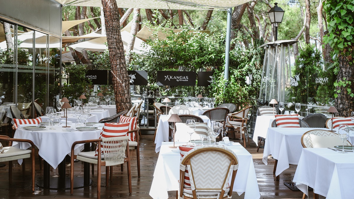 La parrilla de A’Kangas se abre al aire libre con su nueva terraza