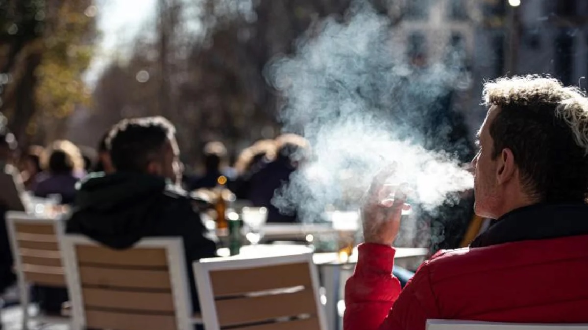 La prohibición de fumar en terrazas generaría más tensión contra la ...